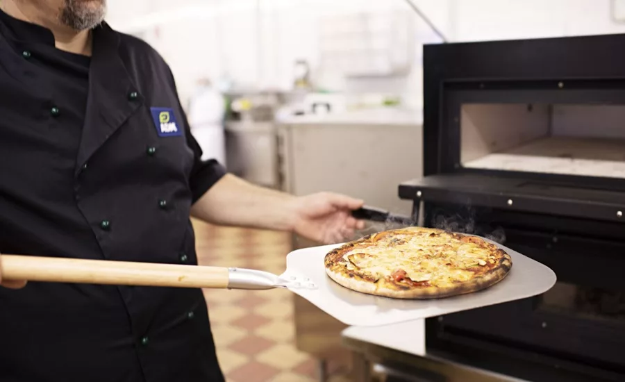 ADM releases HarvestEdge Oro flour for pizza | Snack Food & Wholesale ...