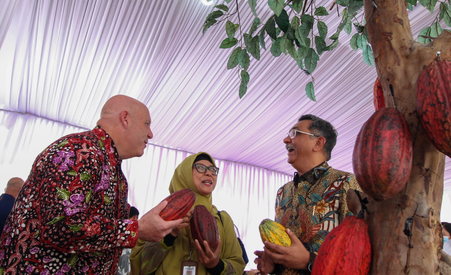 USAID, ofi, Hershey, and Rikolto launch new partnership | Snack Food ...